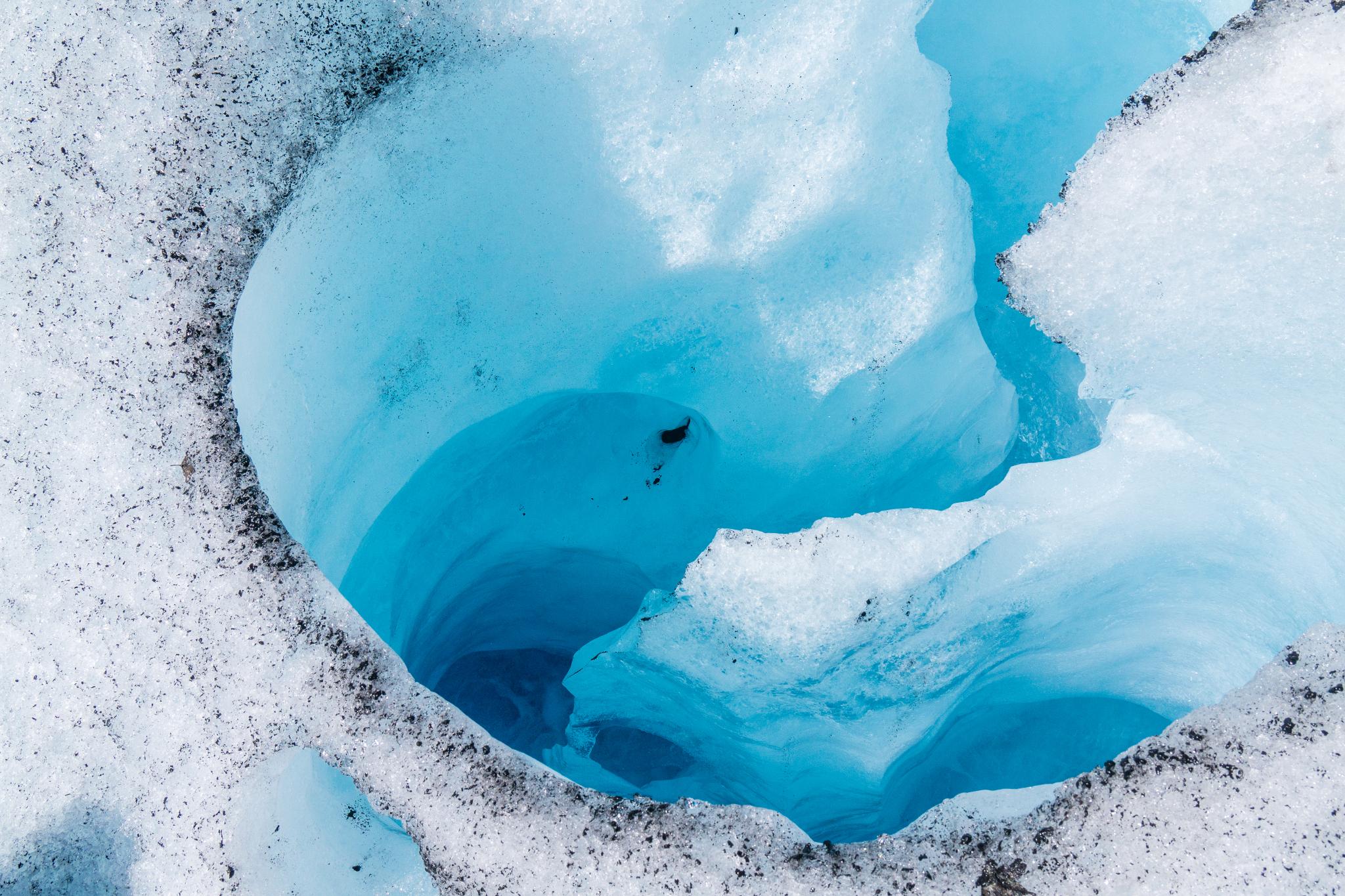 【北歐景點】冒險挪威！峽灣區最刺激的冰河健行 - Nigardsbreen Long Blue Ice Hike - 旅行足跡